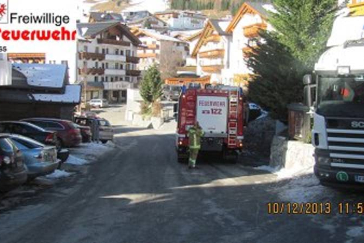 Treibstoff/Ölaustritt groß Hotel Gebhard im Keller in Fiss